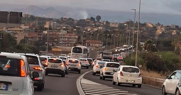 Nella tangenziale di Catania traffico in tilt a causa di due incidenti ...